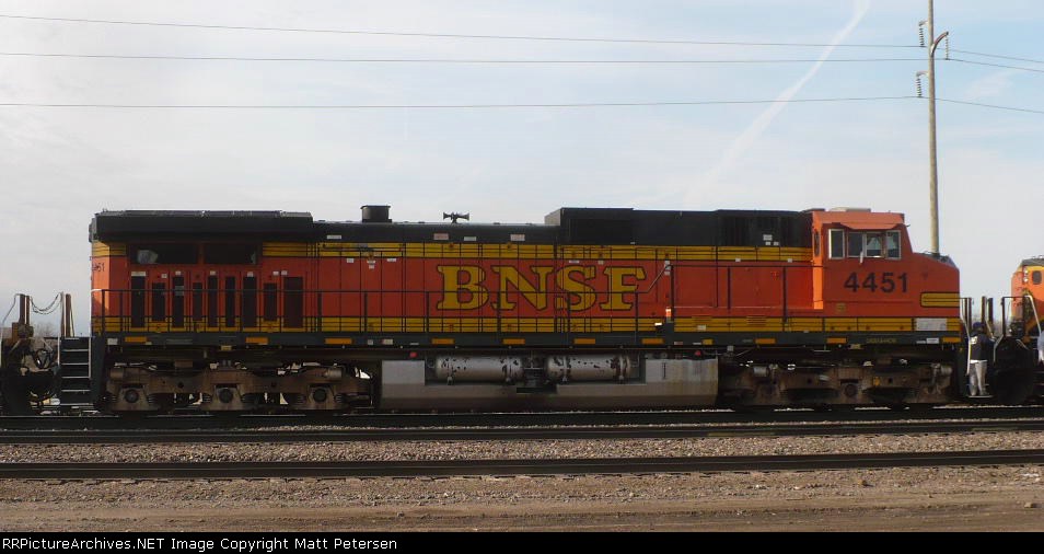 BNSF 4451